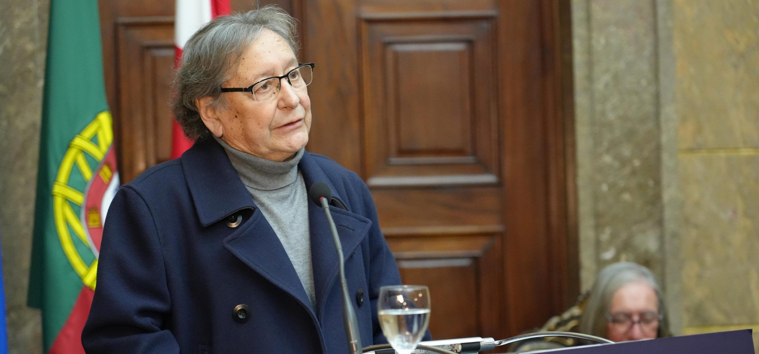 Faleceu Fernando Paulouro Neves, jornalista, escritor e antigo diretor ...